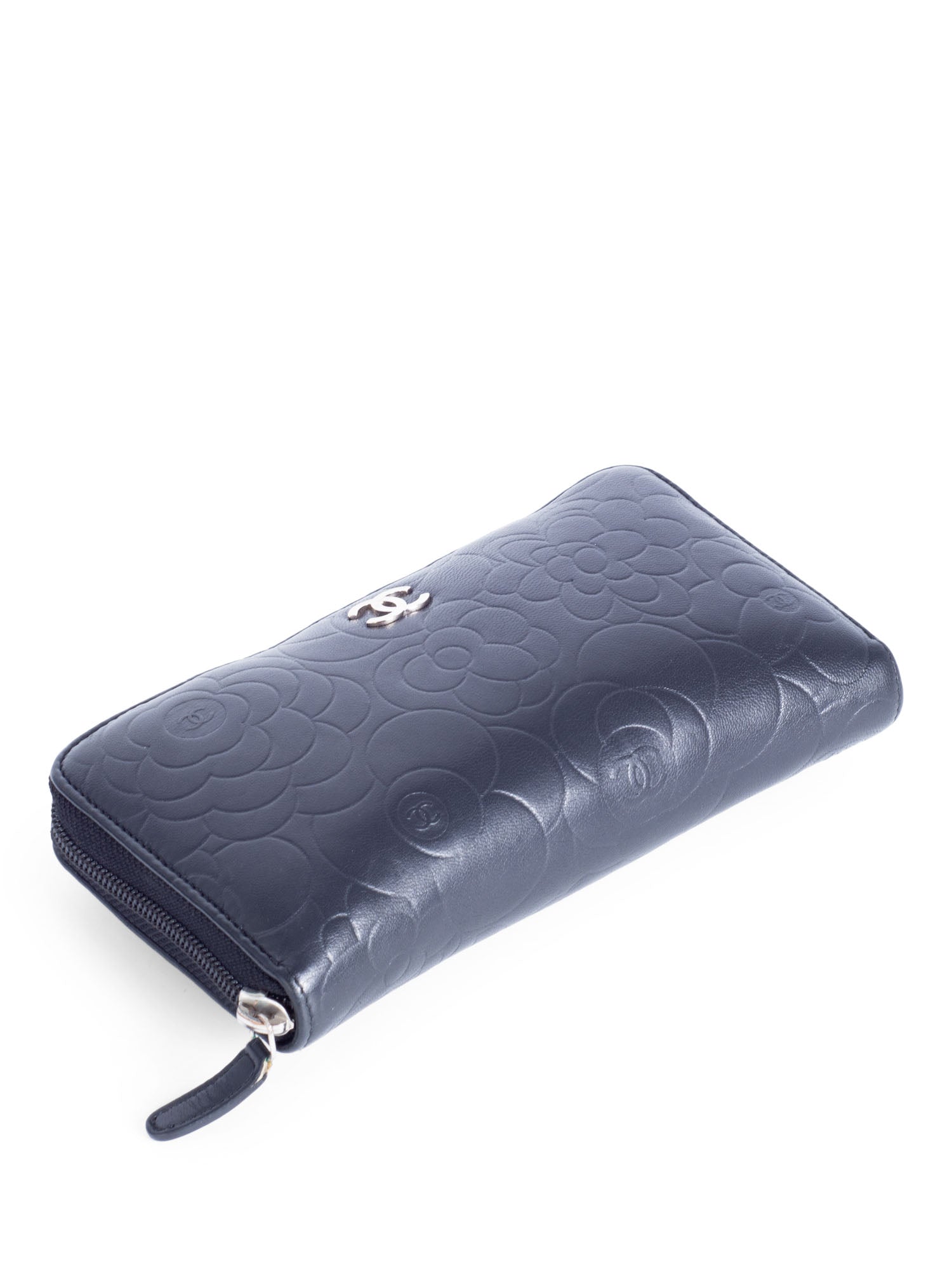 CHANEL CC Logo Camelia Quilted Leather Zipper Wallet Black