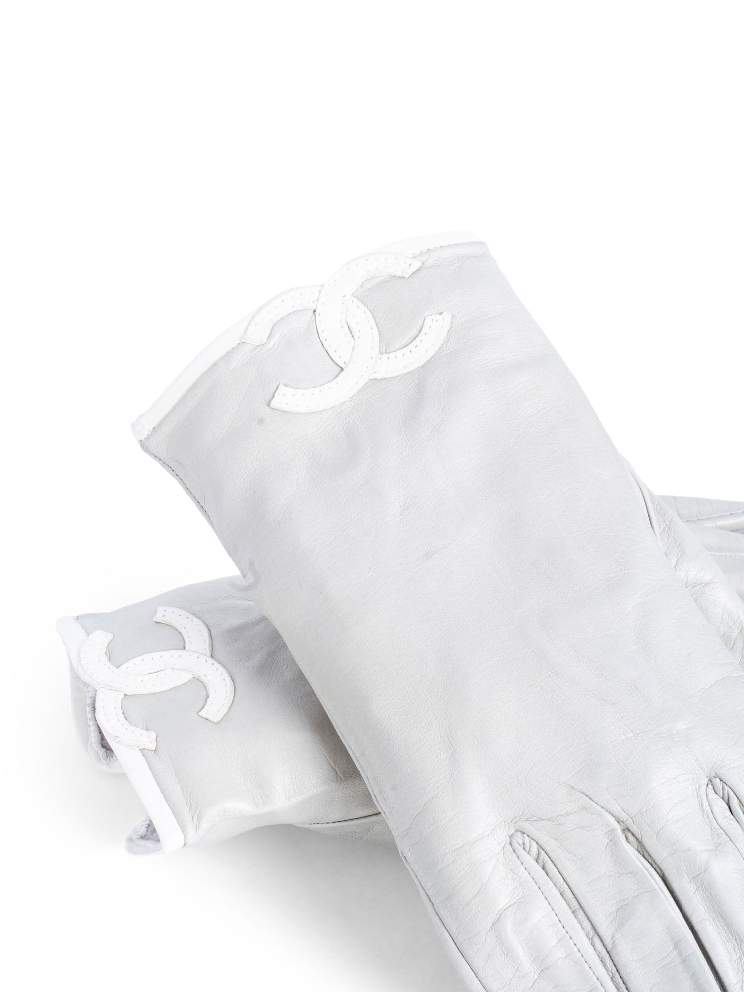 CHANEL CC Logo Leather Gloves Grey White
