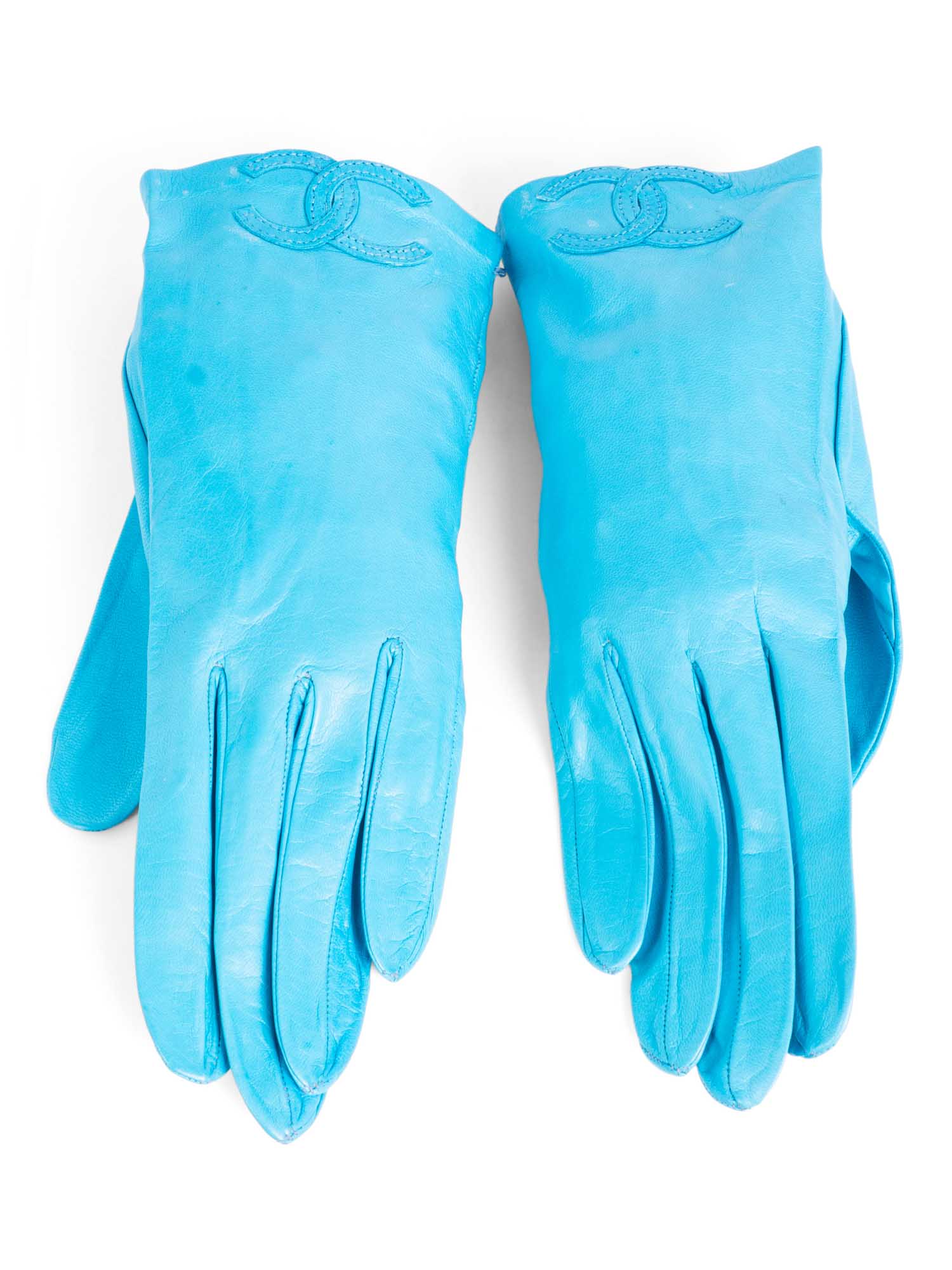 CHANEL CC Logo Leather Gloves Sky Blue