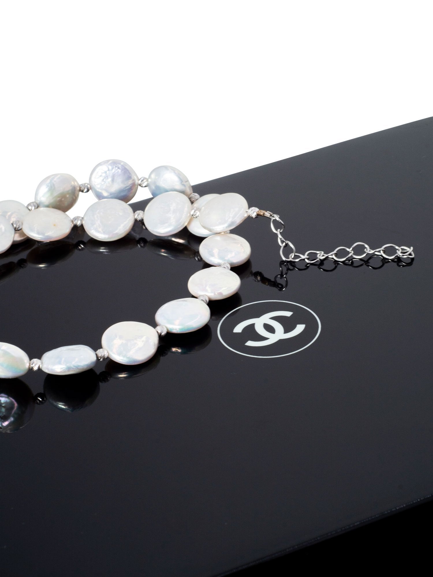 CHANEL Lacquered Beauty Jewelry Box Black